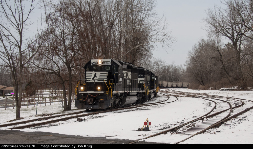 NS 3489 doing a pick-up on ex-Northampton & Bath trackage